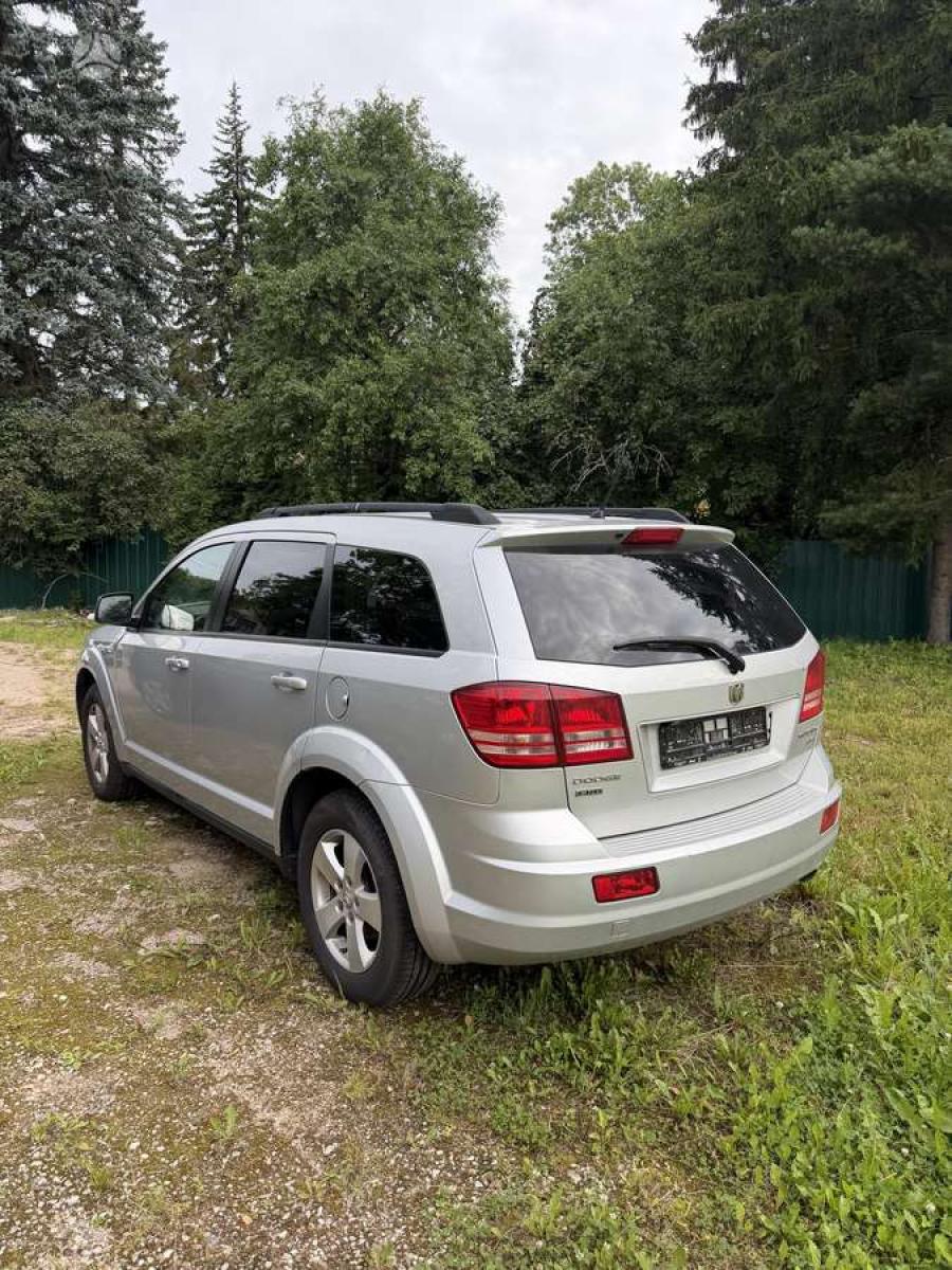 Pelēks Dodge Journey 2011 Kauņa, ar dzinēja tilpumu 2.00 L un nobraukumu 189 tūkst. km par 1499 €, foto 4 vietnē AUTOMOTO.COM.LV