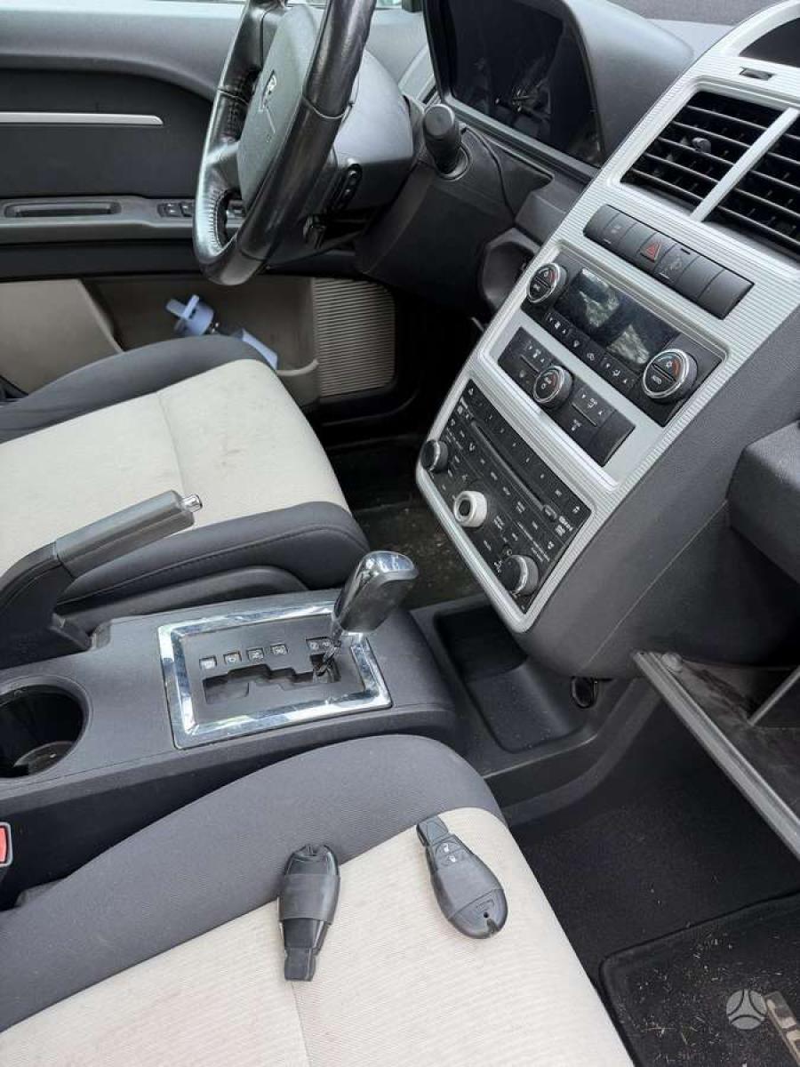 Pelēks Dodge Journey 2011 Kauņa, ar dzinēja tilpumu 2.00 L un nobraukumu 189 tūkst. km par 1499 €, foto 18 vietnē AUTOMOTO.COM.LV