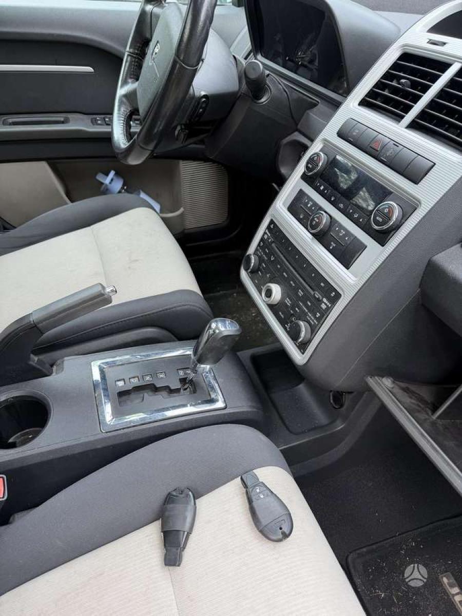 Pelēks Dodge Journey 2011 Kauņa, ar dzinēja tilpumu 2.00 L un nobraukumu 180 tūkst. km par 1250 €, foto 12 vietnē AUTOMOTO.COM.LV