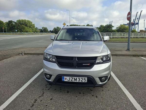 Grey Dodge Journey 2011 in Klaipeda, with an engine capacity of 2.36 L and mileage of 395 thousand km for 3800 €, photo 2 on AUTOMOTO.COM.LV