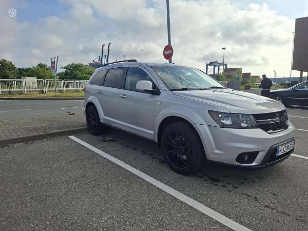Grey Dodge Journey 2011 in Klaipeda, with an engine capacity of 2.36 L and mileage of 395 thousand km for 3800 €, photo 5 on AUTOMOTO.COM.LV