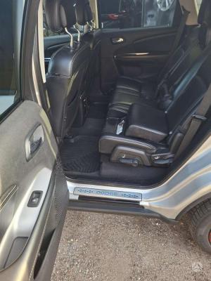 Grey Dodge Journey 2011 in Klaipeda, with an engine capacity of 2.36 L and mileage of 395 thousand km for 3800 €, photo 12 on AUTOMOTO.COM.LV