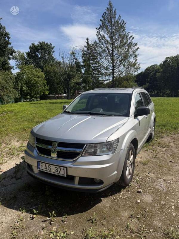Dodge Journey 2012 in Kaunas on AUTOMOTO.COM.LV Grey Dodge Journey 2012 in Kaunas, with an engine capacity of 2.00 L and mileage of 175 thousand km for 999 €, photo 1 on AUTOMOTO.COM.LV