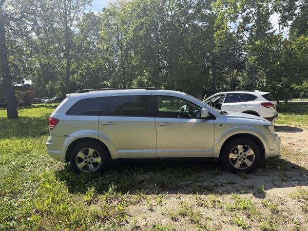 Dodge Journey 2012 in Kaunas on AUTOMOTO.COM.LV Grey Dodge Journey 2012 in Kaunas, with an engine capacity of 2.00 L and mileage of 175 thousand km for 999 €, photo 8 on AUTOMOTO.COM.LV