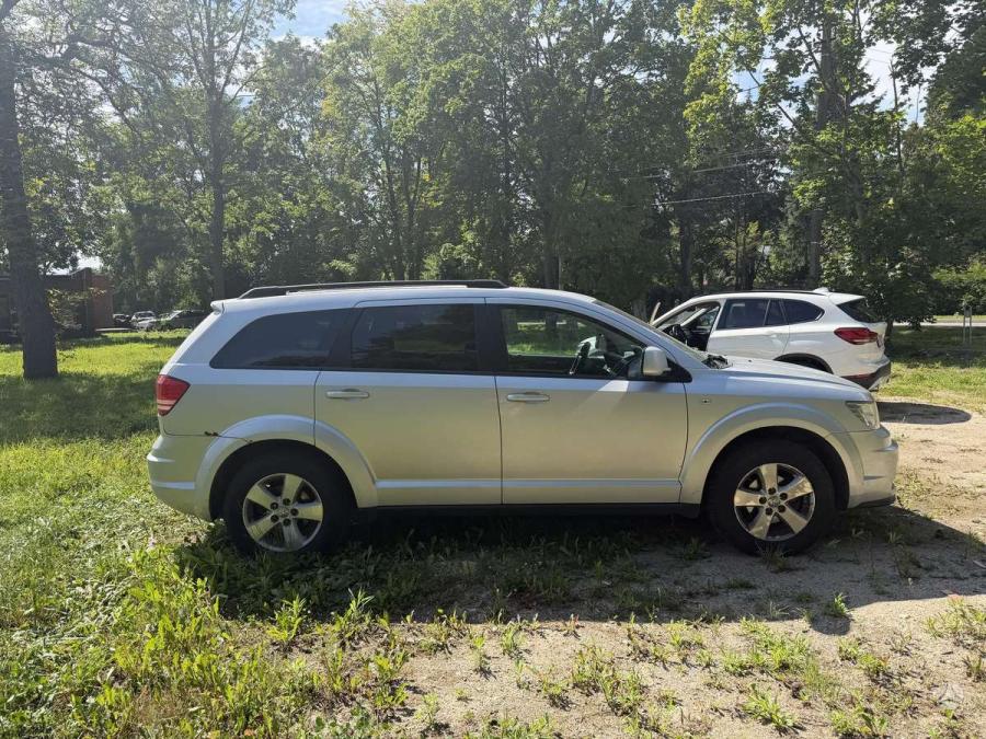 Pelēks Dodge Journey 2012 Kauņa, ar dzinēja tilpumu 2.00 L un nobraukumu 175 tūkst. km par 999 €, foto 8 vietnē AUTOMOTO.COM.LV