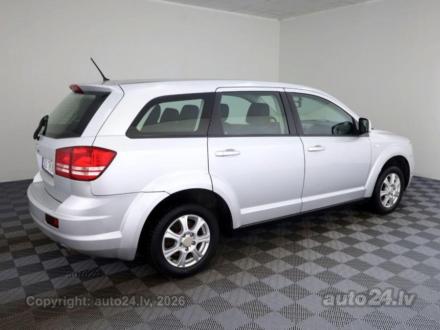 Grey Dodge Journey 2008 in Tallinn, with an engine capacity of 2.00 L and mileage of 363 thousand km for 1799 €, photo 3 on AUTOMOTO.COM.LV