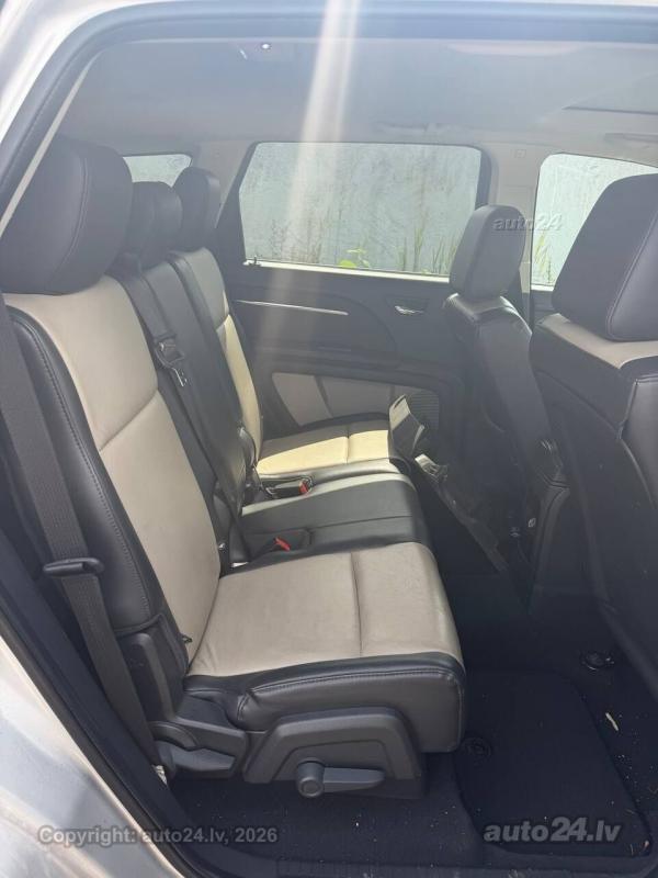 Grey Dodge Journey 2008 in Tallinn, with an engine capacity of 2.00 L and mileage of 335 thousand km for 999 €, photo 7 on AUTOMOTO.COM.LV