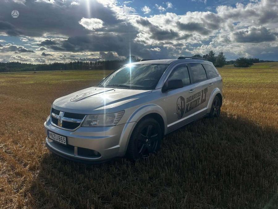 Grey Dodge Journey 2008 in Kaunas, with an engine capacity of 1.97 L and mileage of 350 thousand km for 2800 €, photo 3 on AUTOMOTO.COM.LV