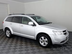 Pelēks Dodge Journey 2010 Tallina, ar dzinēja tilpumu 2.00 L un nobraukumu 172 tūkst. km par 2999 €, foto  vietnē AUTOMOTO.COM.LV