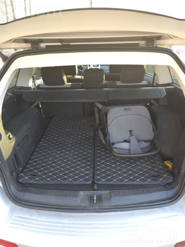 Dodge Journey 2009 Rīga, ar dzinēja tilpumu 2.00 L un nobraukumu 273 tūkst. km par 1950 €, foto 5 vietnē AUTOMOTO.COM.LV