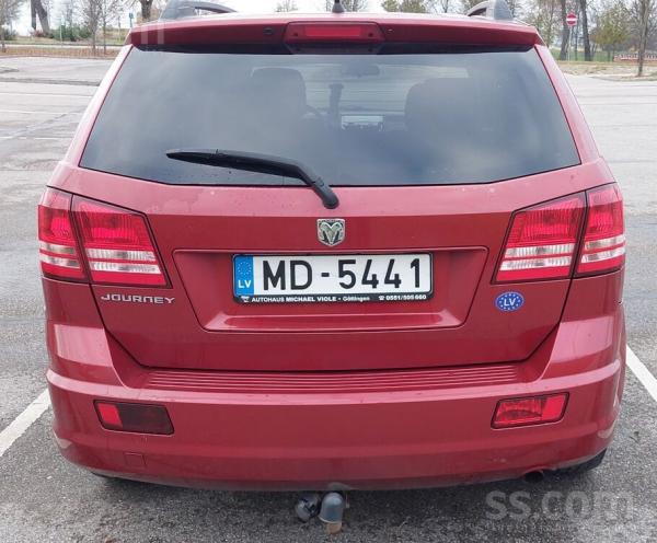 Red Dodge Journey 2008 in Riga, with an engine capacity of 2.40 L and mileage of 271 thousand km for 3100 €, photo 3 on AUTOMOTO.COM.LV