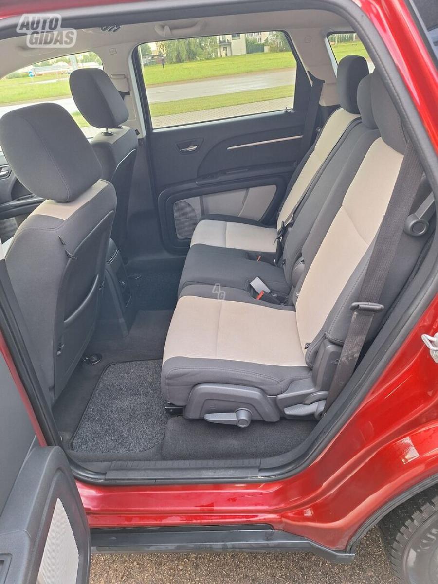Red Dodge Journey 2009 in Kaunas, with an engine capacity of 2.00 L and mileage of 251 thousand km for 2800 €, photo 12 on AUTOMOTO.COM.LV