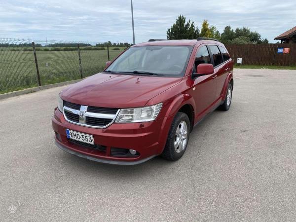 Sarkans Dodge Journey 2010 Šauļi, ar dzinēja tilpumu 1.97 L un nobraukumu 241 tūkst. km par 1750 €, foto 1 vietnē AUTOMOTO.COM.LV