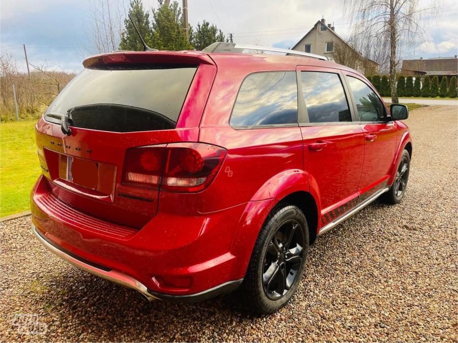 Sarkans Dodge Journey 2016 Elektrėnai, ar dzinēja tilpumu 3.60 L un nobraukumu 216 tūkst. km par 7999 €, foto 5 vietnē AUTOMOTO.COM.LV