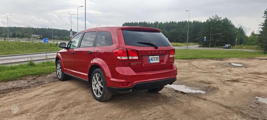 Red Dodge Journey 2017 in Vilnius, with an engine capacity of 3.60 L and mileage of 217 thousand km for 10000 €, photo 7 on AUTOMOTO.COM.LV
