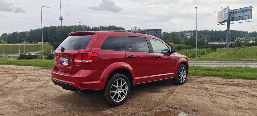 Red Dodge Journey 2017 in Vilnius, with an engine capacity of 3.60 L and mileage of 217 thousand km for 10000 €, photo 8 on AUTOMOTO.COM.LV