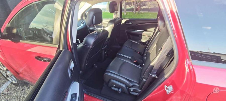 Red Dodge Journey 2017 in Vilnius, with an engine capacity of 3.60 L and mileage of 217 thousand km for 10000 €, photo 14 on AUTOMOTO.COM.LV