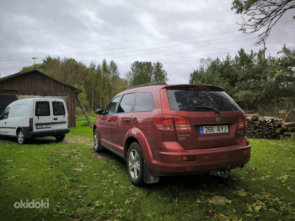 Red Dodge Journey 2009 in Parnu, with an engine capacity of 2.00 L and mileage of 191 thousand km for 500 €, photo 4 on AUTOMOTO.COM.LV