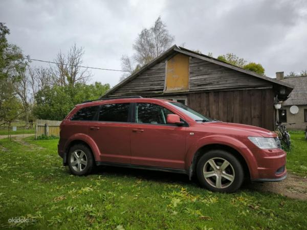 Red Dodge Journey 2009 in Parnu, with an engine capacity of 2.00 L and mileage of 191 thousand km for 500 €, photo 9 on AUTOMOTO.COM.LV