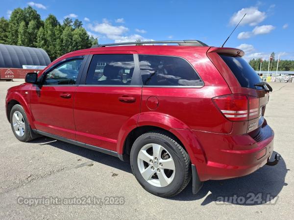 Red Dodge Journey 2010 in Riga, with an engine capacity of 2.00 L and mileage of 241 thousand km for 3000 €, photo 3 on AUTOMOTO.COM.LV