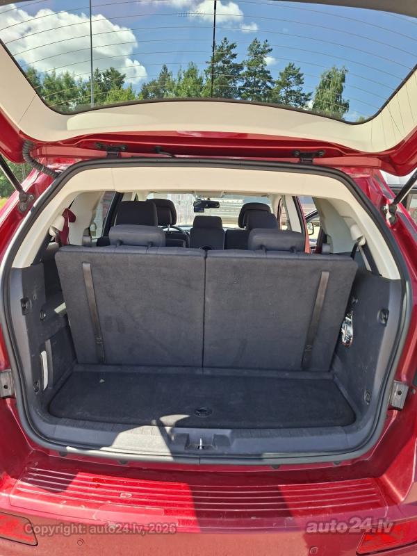 Red Dodge Journey 2010 in Riga, with an engine capacity of 2.00 L and mileage of 241 thousand km for 3000 €, photo 9 on AUTOMOTO.COM.LV