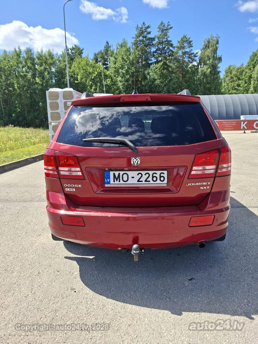 Red Dodge Journey 2010 in Riga, with an engine capacity of 2.00 L and mileage of 241 thousand km for 3000 €, photo 5 on AUTOMOTO.COM.LV