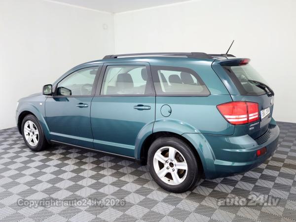 Dodge Journey 2008 in Tallinn on AUTOMOTO.COM.LV Dodge Journey 2008 in Tallinn, with an engine capacity of 2.00 L and mileage of 226 thousand km for 999 €, photo 5 on AUTOMOTO.COM.LV