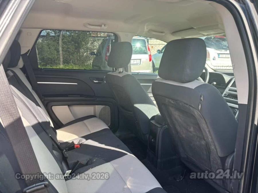 Dodge Journey 2009 in Narva, with an engine capacity of 2.00 L and mileage of 230 thousand km for 799 €, photo 4 on AUTOMOTO.COM.LV