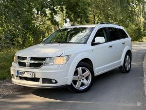 White Dodge Journey 2008 in Vilnius, with an engine capacity of 2.74 L and mileage of 206 thousand km for 2850 €, photo  on AUTOMOTO.COM.LV