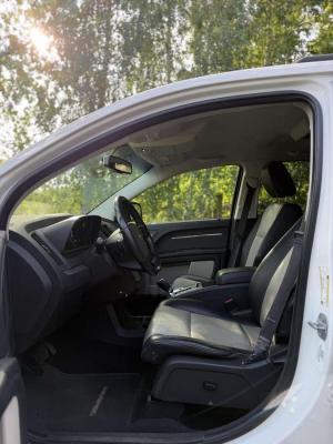 White Dodge Journey 2008 in Vilnius, with an engine capacity of 2.74 L and mileage of 206 thousand km for 2850 €, photo 7 on AUTOMOTO.COM.LV