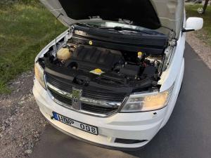 White Dodge Journey 2008 in Vilnius, with an engine capacity of 2.74 L and mileage of 206 thousand km for 2850 €, photo 25 on AUTOMOTO.COM.LV
