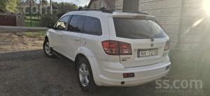 White Dodge Journey 2010 in Riga, with an engine capacity of 2.70 L and mileage of 241 thousand km for 2900 €, photo 6 on AUTOMOTO.COM.LV