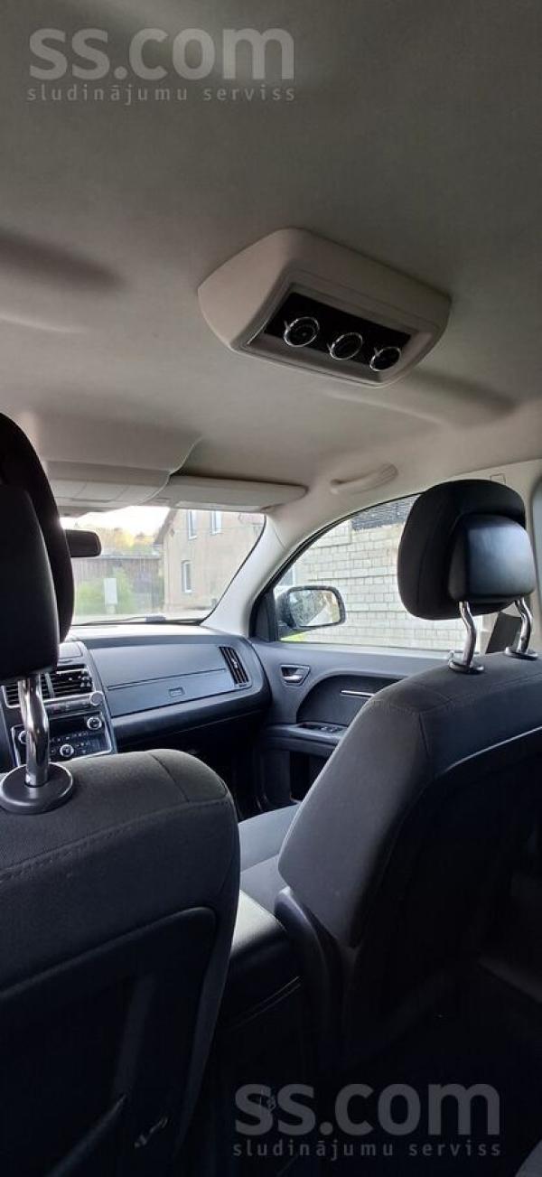 White Dodge Journey 2010 in Riga, with an engine capacity of 2.70 L and mileage of 241 thousand km for 2900 €, photo 10 on AUTOMOTO.COM.LV