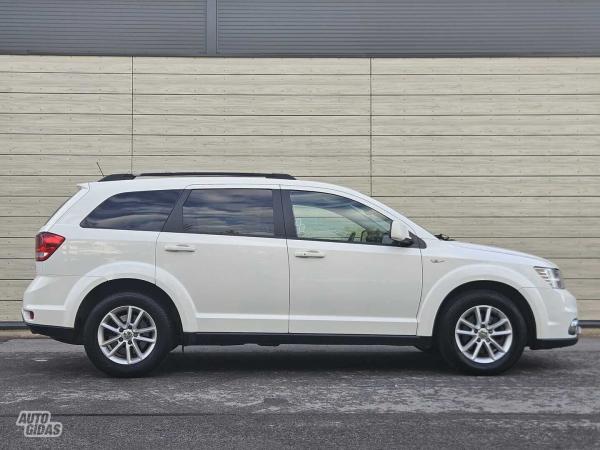 White Dodge Journey 2014 in Vilnius, with an engine capacity of 2.40 L and mileage of 198 thousand km for 4700 €, photo 1 on AUTOMOTO.COM.LV
