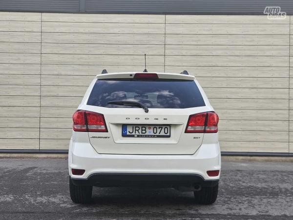 White Dodge Journey 2014 in Vilnius, with an engine capacity of 2.40 L and mileage of 198 thousand km for 4700 €, photo 4 on AUTOMOTO.COM.LV
