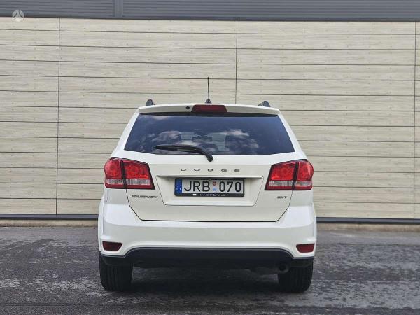 Balts Dodge Journey 2014 Viļņa, ar dzinēja tilpumu 2.36 L un nobraukumu 198 tūkst. km par 4500 €, foto 3 vietnē AUTOMOTO.COM.LV