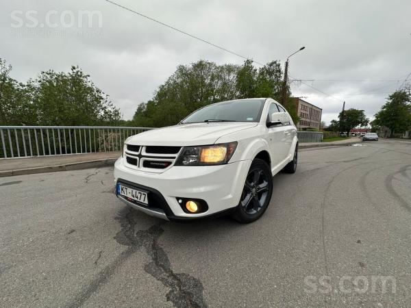 Balts Dodge Journey 2015 Rīga, ar dzinēja tilpumu 2.40 L un nobraukumu 237 tūkst. km par 6000 €, foto 1 vietnē AUTOMOTO.COM.LV