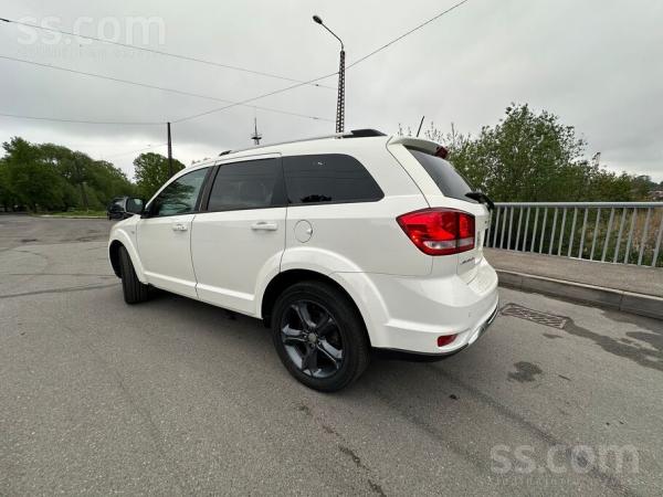 Balts Dodge Journey 2015 Rīga, ar dzinēja tilpumu 2.40 L un nobraukumu 237 tūkst. km par 6000 €, foto 3 vietnē AUTOMOTO.COM.LV