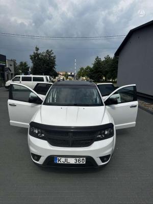 Balts Dodge Journey 2015 Raseiniai, ar dzinēja tilpumu 3.60 L un nobraukumu 190 tūkst. km par 7500 €, foto  vietnē AUTOMOTO.COM.LV
