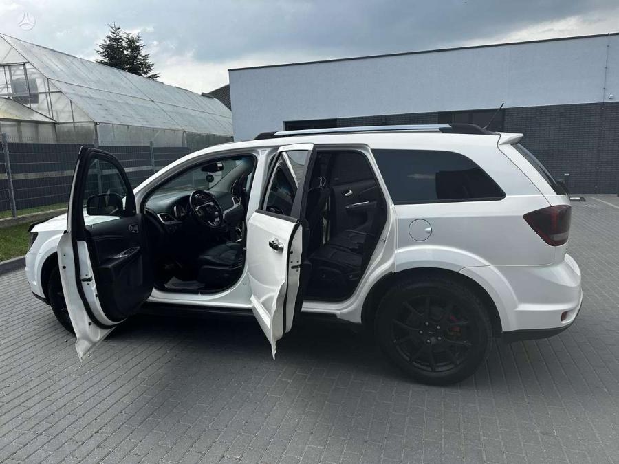 Balts Dodge Journey 2015 Raseiniai, ar dzinēja tilpumu 3.60 L un nobraukumu 190 tūkst. km par 7500 €, foto 5 vietnē AUTOMOTO.COM.LV
