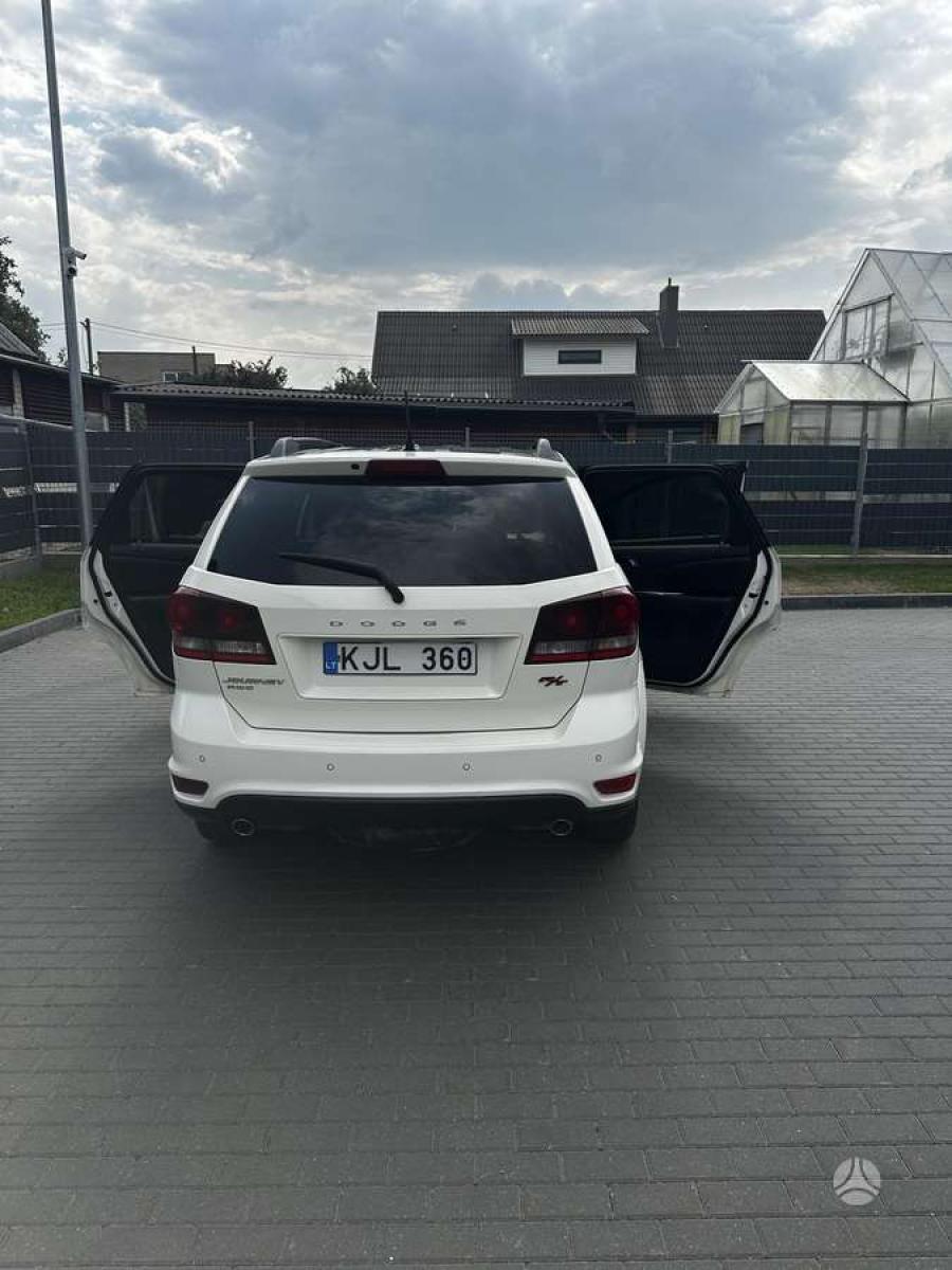 Balts Dodge Journey 2015 Raseiniai, ar dzinēja tilpumu 3.60 L un nobraukumu 190 tūkst. km par 7500 €, foto 6 vietnē AUTOMOTO.COM.LV