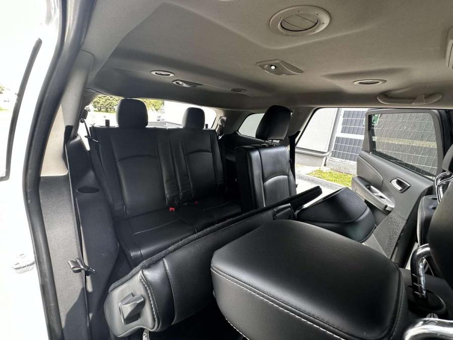 Balts Dodge Journey 2015 Raseiniai, ar dzinēja tilpumu 3.60 L un nobraukumu 190 tūkst. km par 7500 €, foto 8 vietnē AUTOMOTO.COM.LV