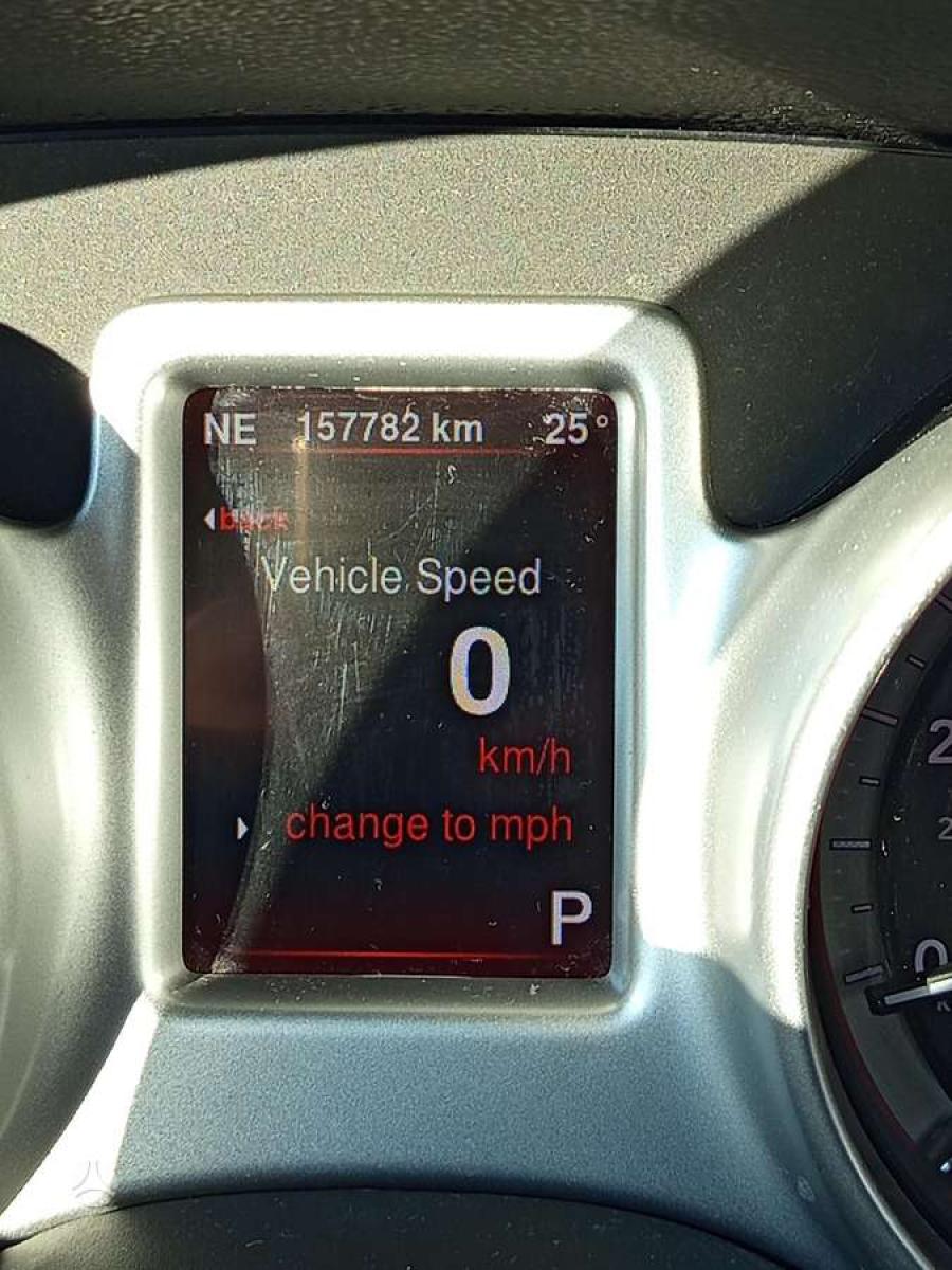 White Dodge Journey 2015 in Kaunas, with an engine capacity of 3.60 L and mileage of 158 thousand km for 8000 €, photo 15 on AUTOMOTO.COM.LV