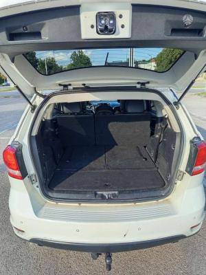White Dodge Journey 2015 in Kaunas, with an engine capacity of 3.60 L and mileage of 158 thousand km for 8000 €, photo 16 on AUTOMOTO.COM.LV
