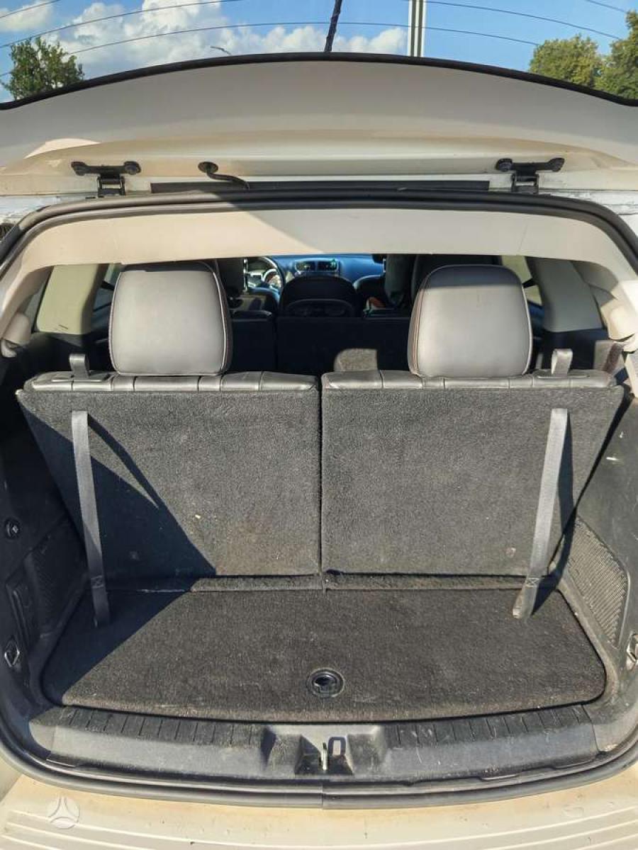 White Dodge Journey 2015 in Kaunas, with an engine capacity of 3.60 L and mileage of 158 thousand km for 8000 €, photo 17 on AUTOMOTO.COM.LV