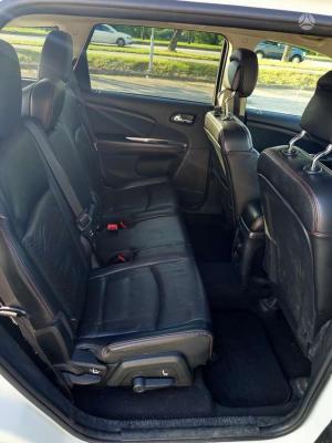 White Dodge Journey 2015 in Kaunas, with an engine capacity of 3.60 L and mileage of 158 thousand km for 8000 €, photo 18 on AUTOMOTO.COM.LV