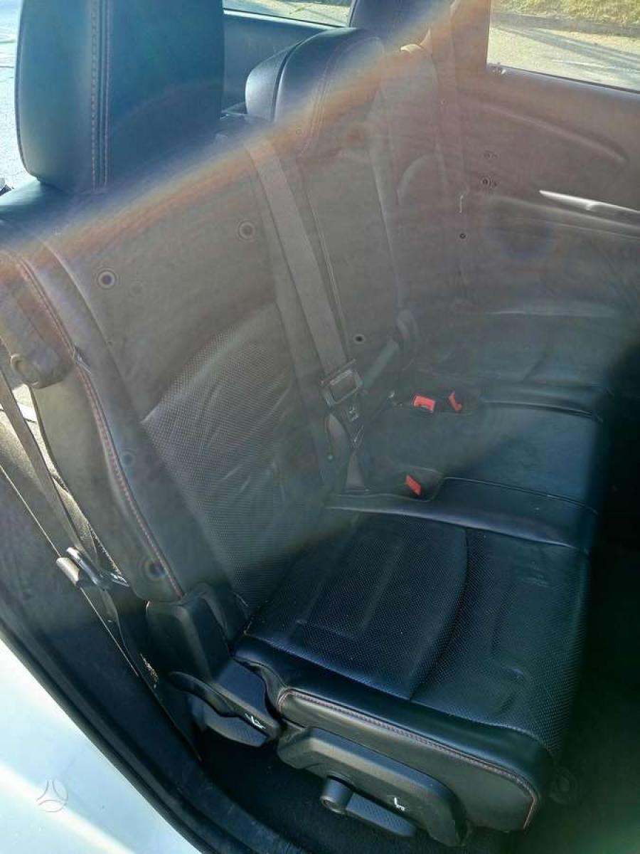 White Dodge Journey 2015 in Kaunas, with an engine capacity of 3.60 L and mileage of 158 thousand km for 8000 €, photo 19 on AUTOMOTO.COM.LV