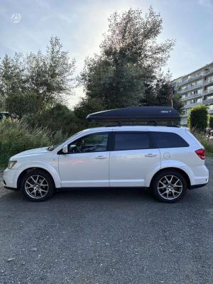 White Dodge Journey 2016 in Vilnius, with an engine capacity of 3.61 L and mileage of 155 thousand km for 8500 €, photo 7 on AUTOMOTO.COM.LV