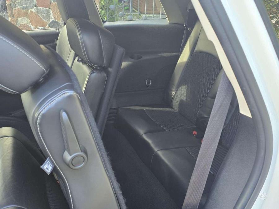 White Dodge Journey 2017 in Siauliai, with an engine capacity of 3.61 L and mileage of 157 thousand km for 8200 €, photo 7 on AUTOMOTO.COM.LV