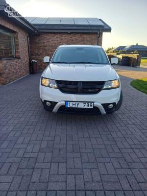 White Dodge Journey 2018 in Siauliai, with an engine capacity of 3.60 L and mileage of 161 thousand km for 11800 €, photo  on AUTOMOTO.COM.LV